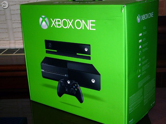 Check Out 23 Pictures of the First Production Xbox One, the UI, and ...