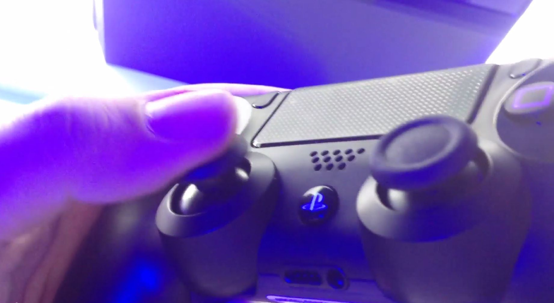 First Pictures of Actual Boxed DualShock 4 PS4 Controllers Show that ...