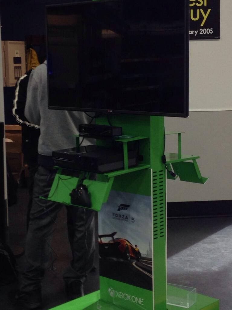 These Xbox One Demo Stations are Quite Simple, Still Very Green