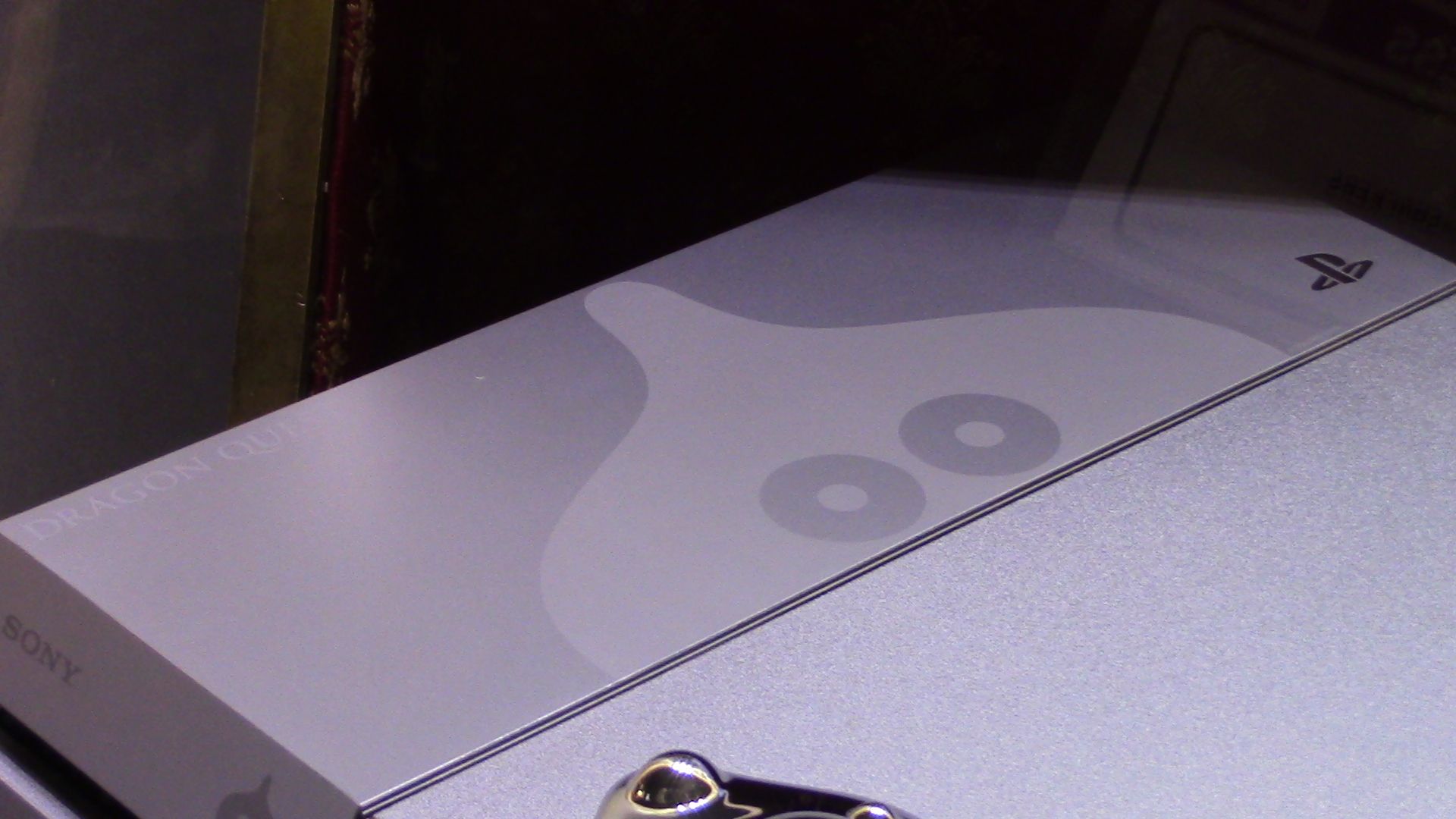 Check Out the Limited Editon Silver PS4 In The Flesh From All Angles ...