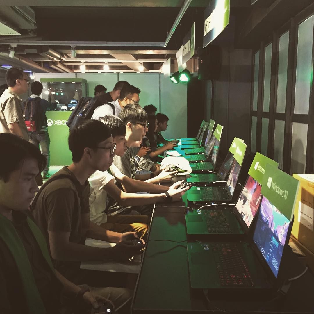 Microsoft Hosts New Xbox One Fanfest in Hong Kong: Check Out The Crowd ...