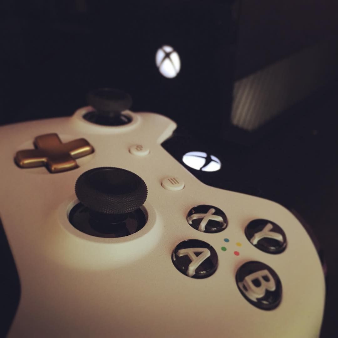 Xbox One's Beautiful Lunar White Controller: Get a Better Look with ...