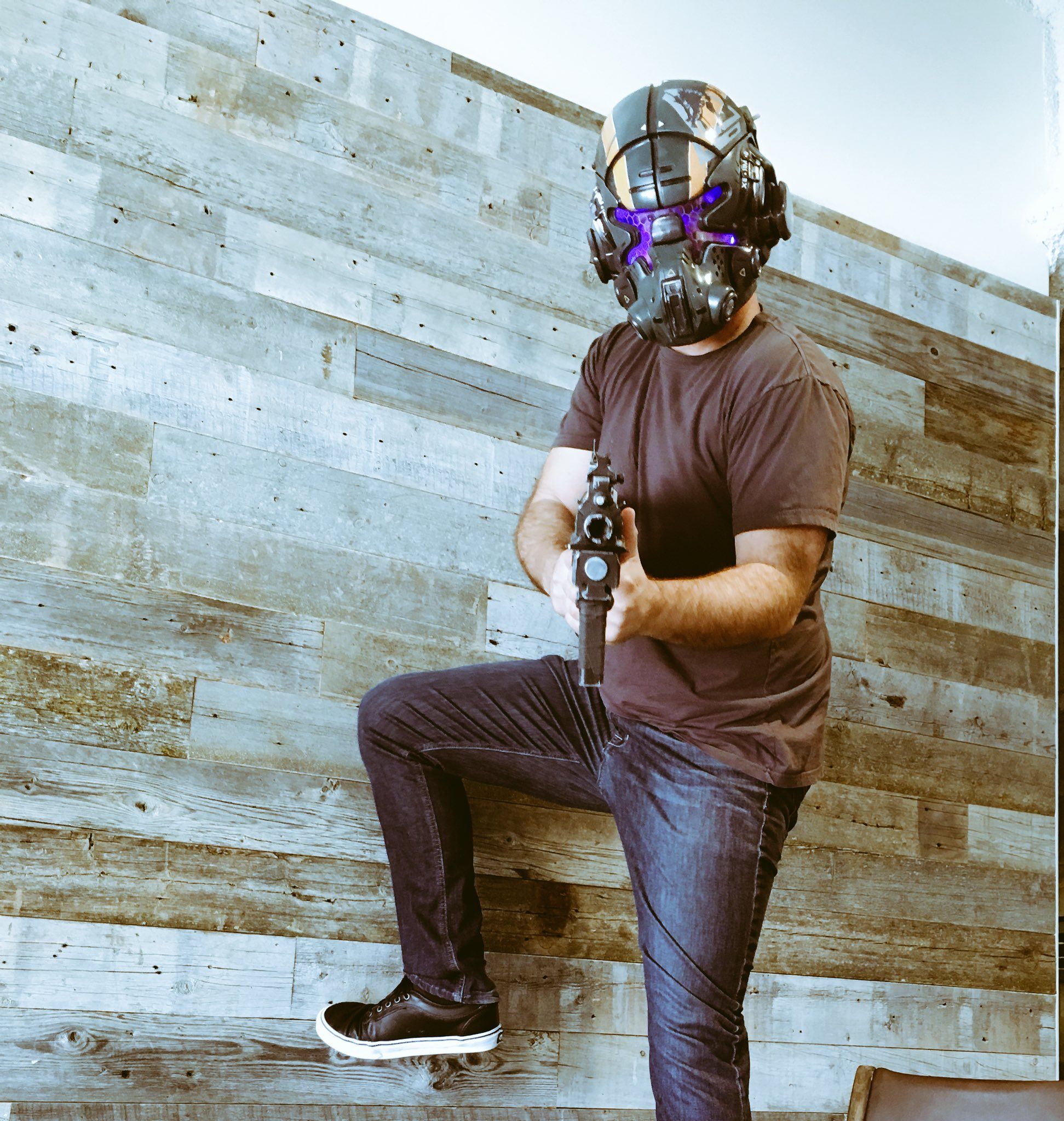 Awesome Titanfall 2 Helmet Revealed by Respawn Entertainment
