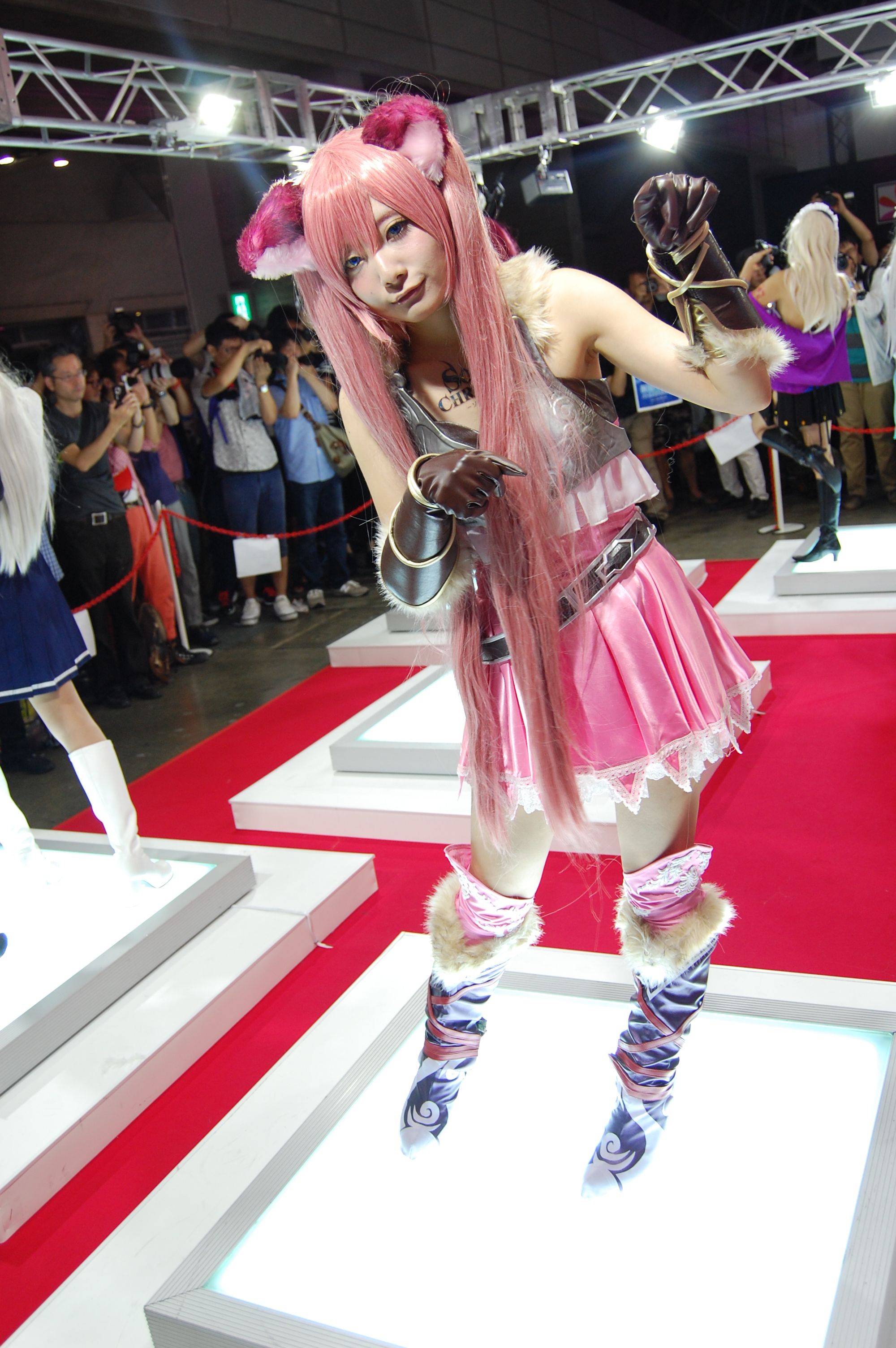 Let The Charming Booth Ladies of Tokyo Game Show Kickstart Your Sunday ...