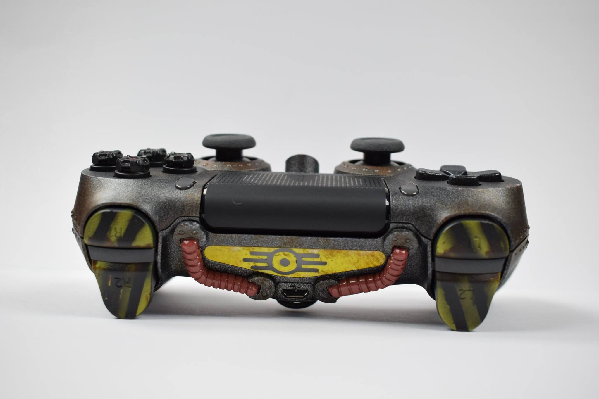 This Fallout 76 DualShock 4 Is Wearing its Own Set of Power Armor
