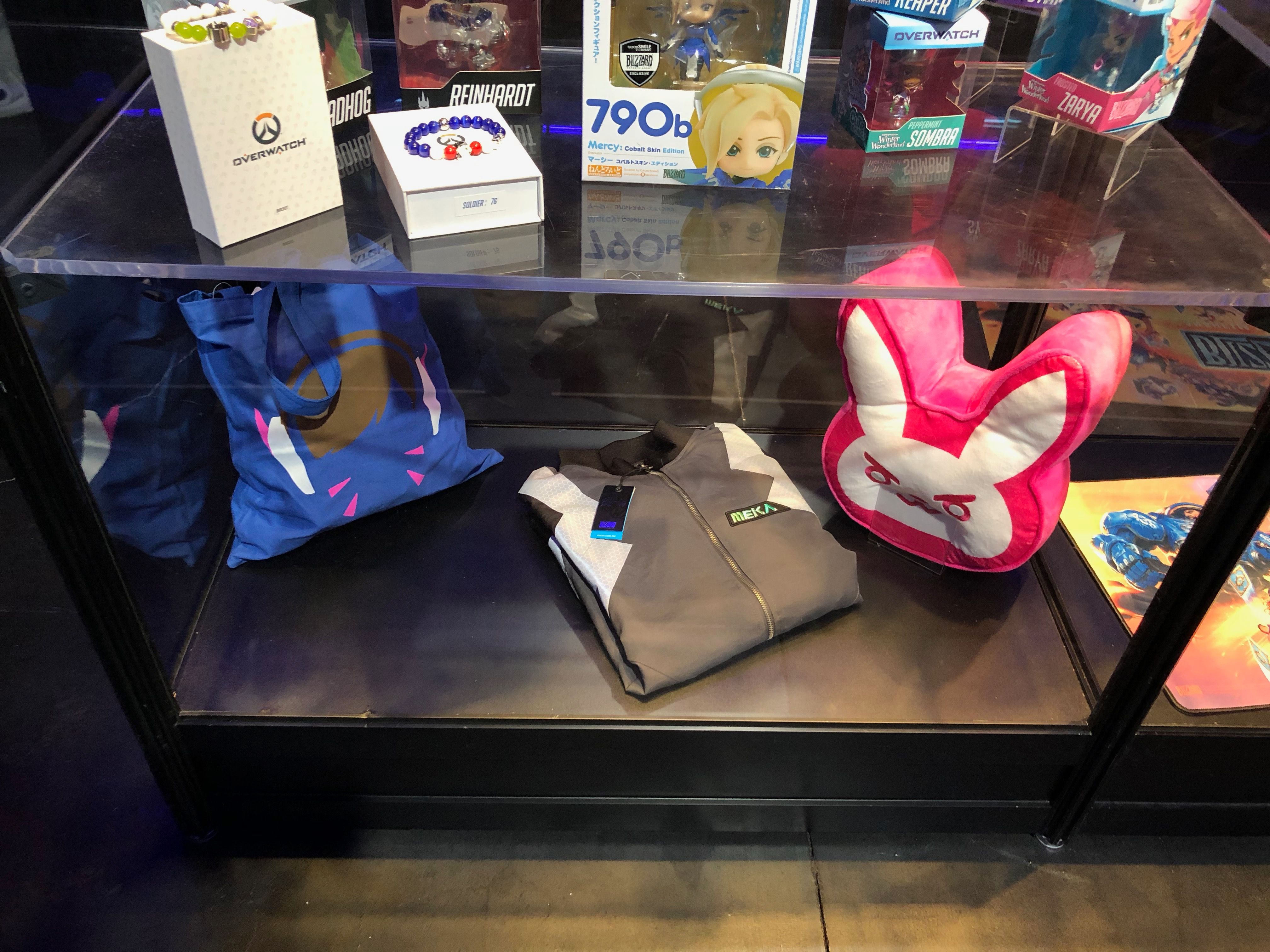 BlizzCon 2018 — Photo Highlights from the Show Floor, Cosplay, Merch ...