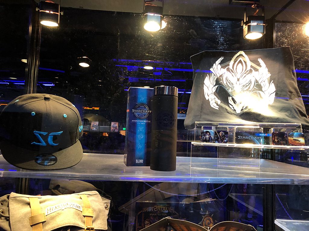 BlizzCon 2018 — Photo Highlights from the Show Floor, Cosplay, Merch ...