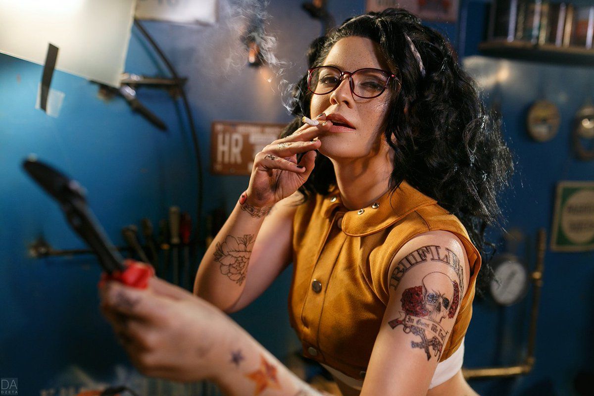 Devil May Cry 5 Nico Cosplayer Captures All of Her Badass Charms