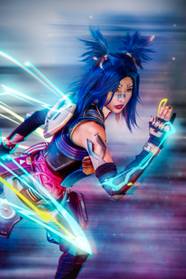 VALORANT Spieler Cosplayt Neon In Einer Elektrisierenden Zwischensequenz VALORANT Spieler Cosplayt Neon In Einer Elektrisierenden Zwischensequenz