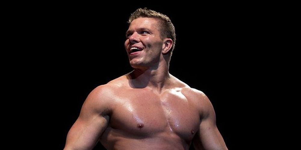 10 WWE Wrestlers That Retired Too Soon